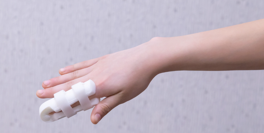 Finger injury at Ryde Pier - StopThink!